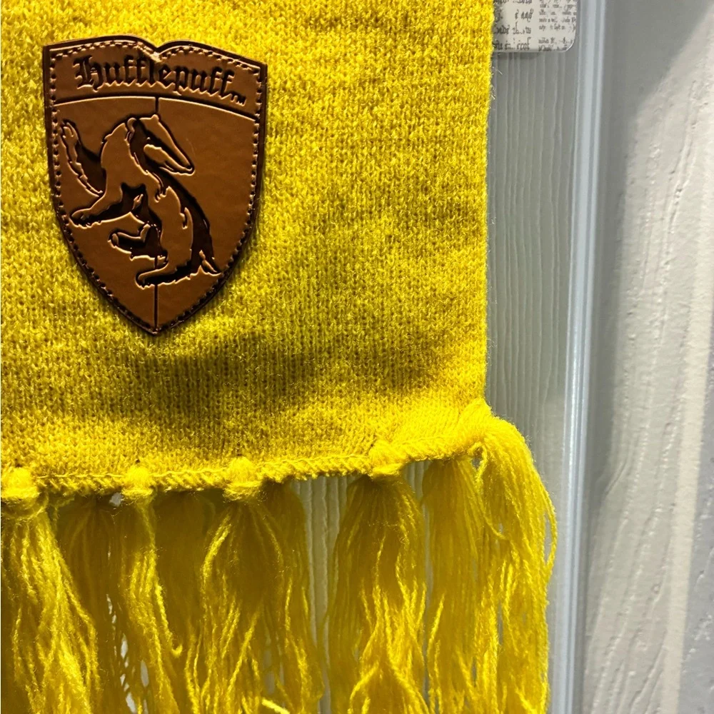 Disguise | Costumes | Harry Potter Hufflepuff Scarf Costume Accessory ...